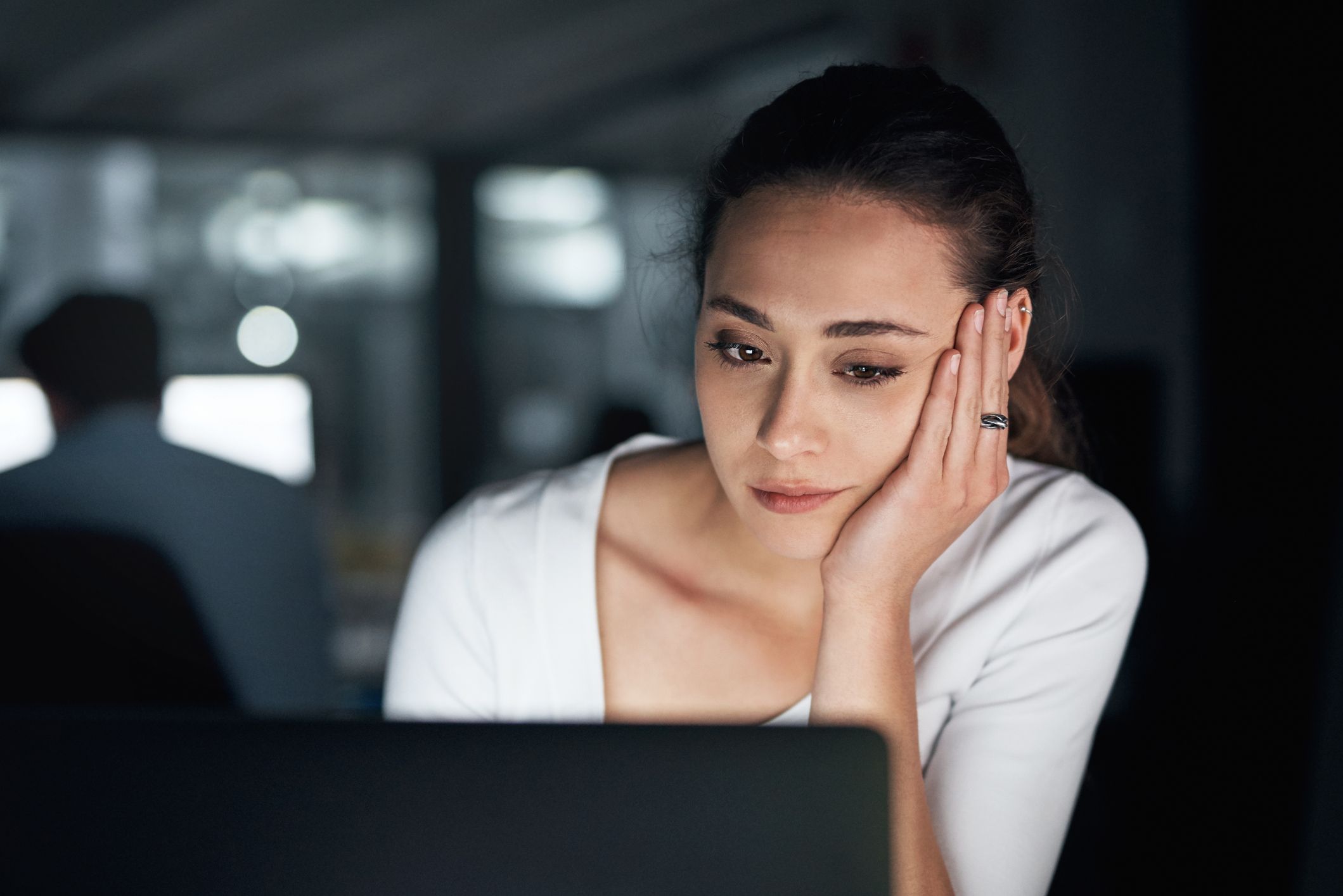 Overthinker: cosa significa e cos'è l'overthinking. Scopri