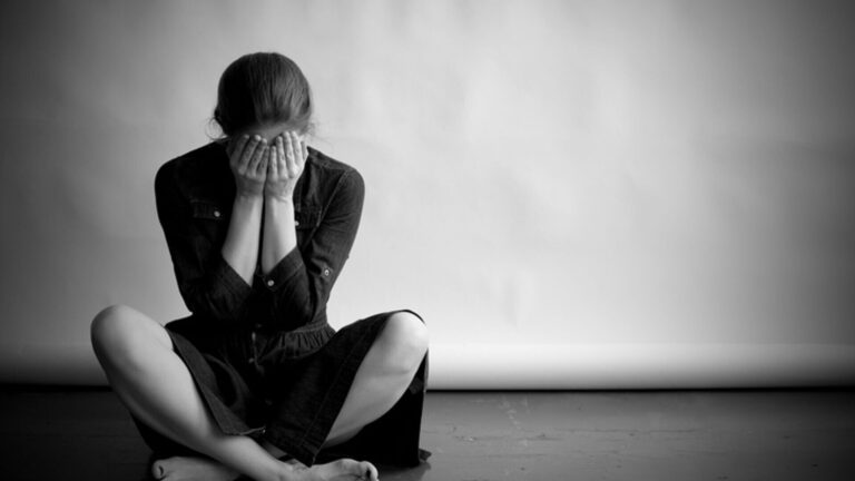 Antropofobia paura delle persone: guida completa. Scopri